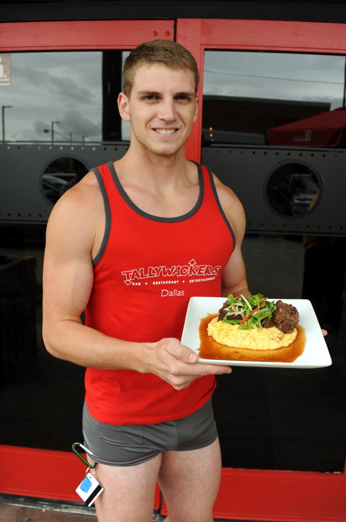 Hooters Dallas West End