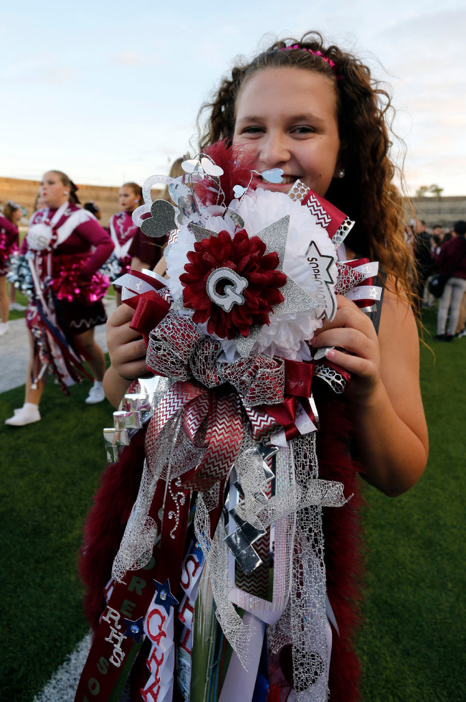 What's the deal with those ridonkulously huge Texas homecoming mums ...